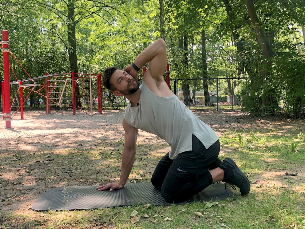 Mobilizing the Spine: The Best Exercises in Video - FITBOOK