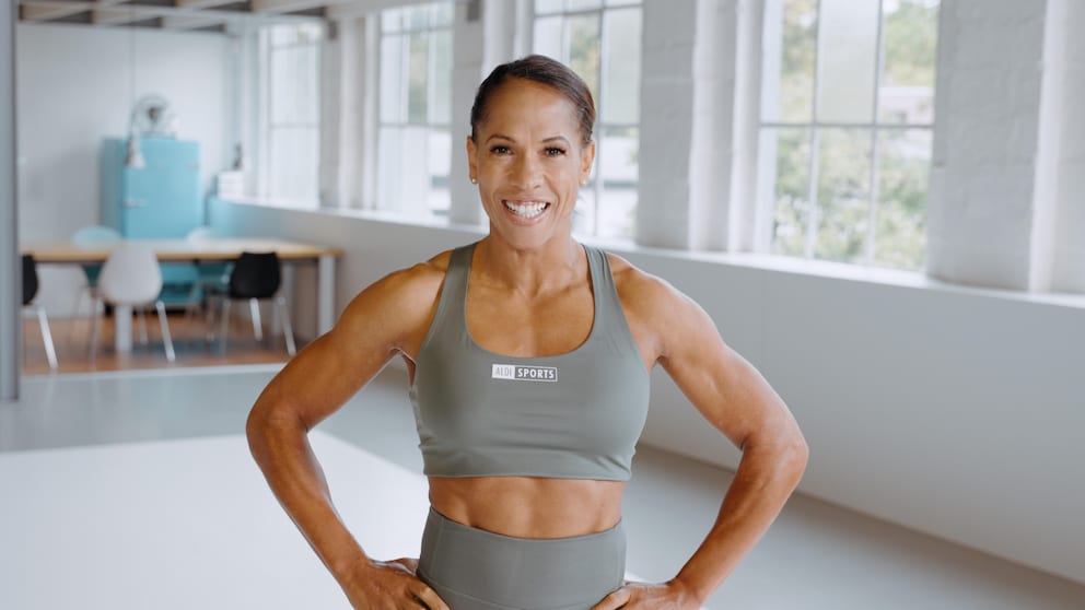 How Personal Trainer Rebecca Barthel Advises Women to Train - FITBOOK