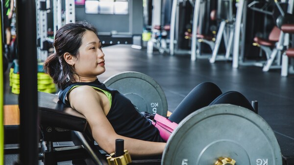 Hip Thrust or Squat: Which Exercise Is Better for the Glutes?