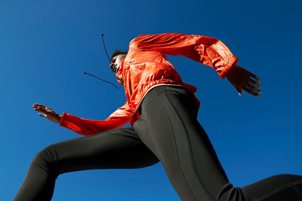 How to Get Stronger Without Building (Visible) Muscles