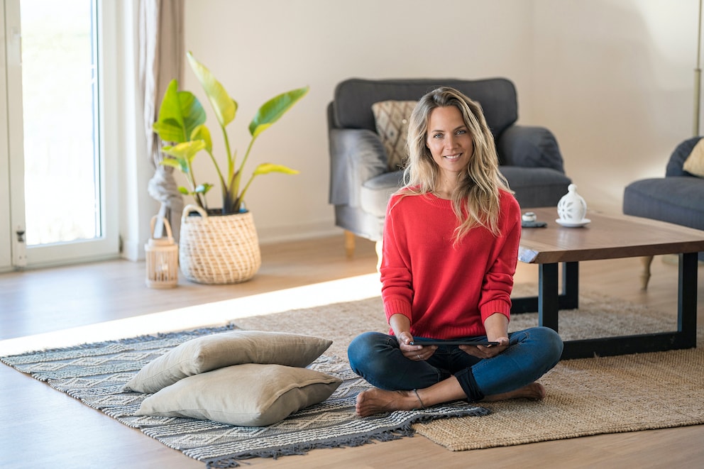 Create a Layered Look with Overlapping Rugs - myHOMEBOOK