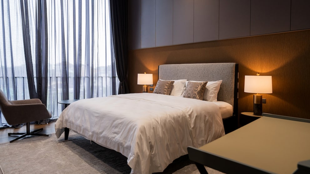 How to Achieve the Hotel Bed Look at Home