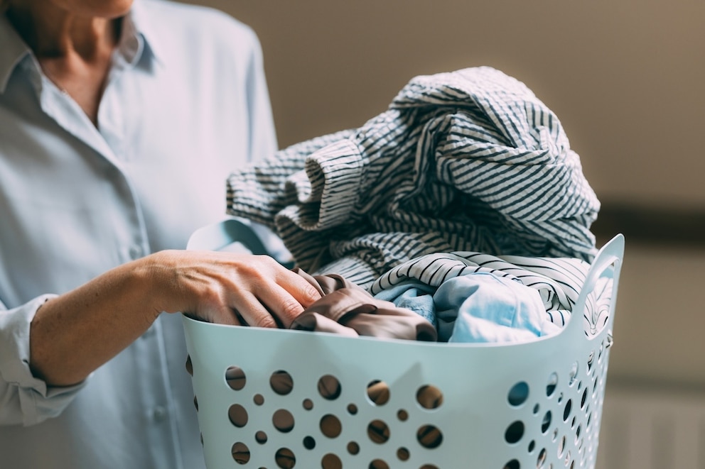 Why You Should Always Wash Clothes Inside Out - myHOMEBOOK