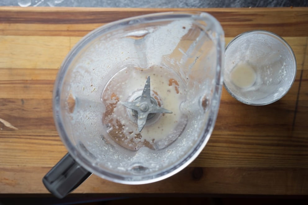 With This Simple Trick, Your Blender Will Be Clean Again - myHOMEBOOK