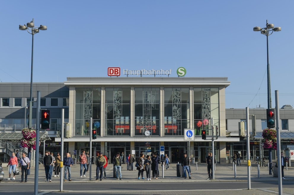 Video: What Happened to Europe's Dirtiest Train Station?