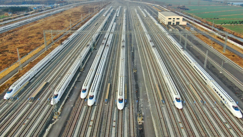 The 8 Fastest Trains in the World - TRAVELBOOK