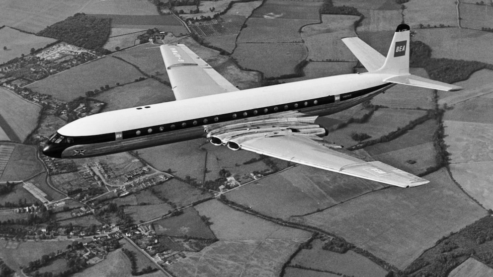 Havilland DH 106 Comet: The First Jet-Powered Aircraft - TRAVELBOOK