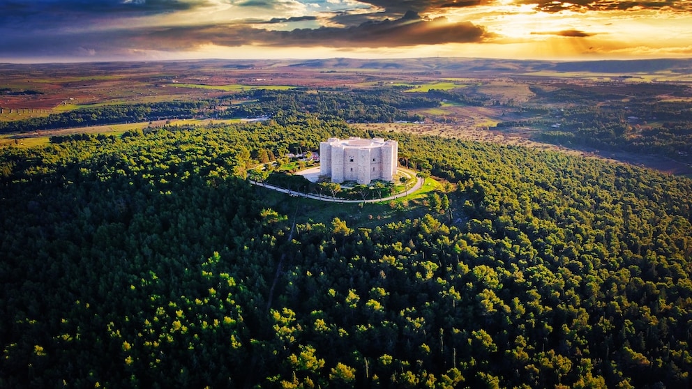 Castel del Monte: Italy's Unique Octagonal Castle