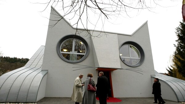 In Karlsruhe: This Kindergarten Is a Giant Cat - TRAVELBOOK