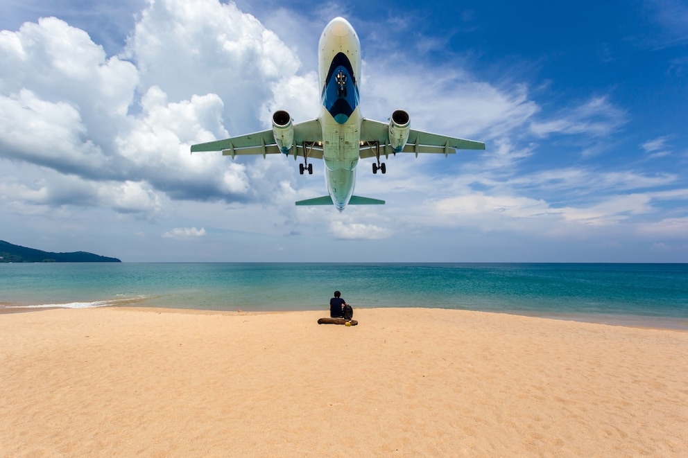 Can Airplane Waste Fall on My Head? - TRAVELBOOK